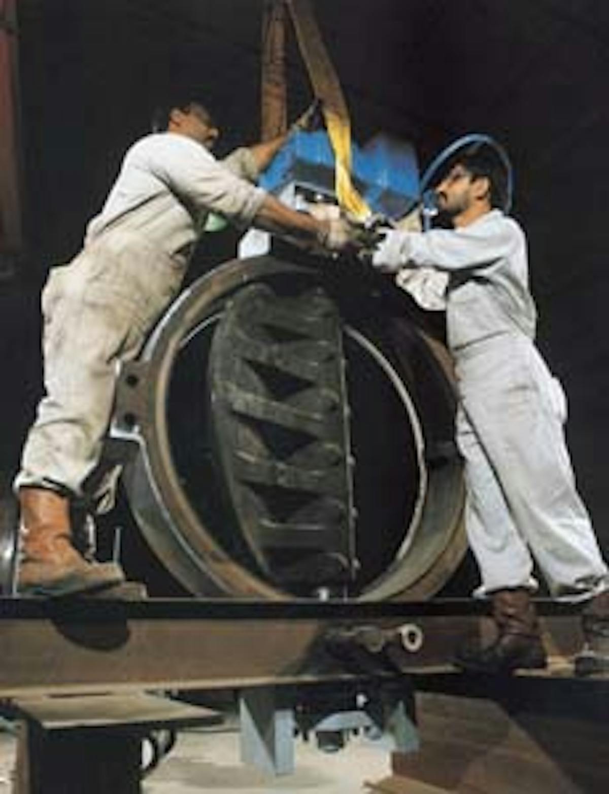 MIDDLE EAST Saudi Aramco's mammoth Safaniya, NAPR recompletion project ...