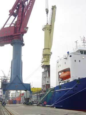 Offshore industry benefits by innovations in crane design | Offshore ...