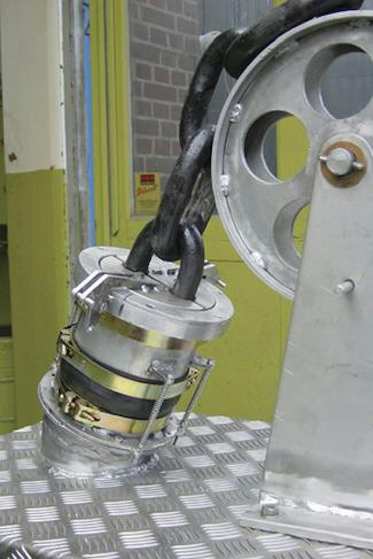 Mooring - Weather-tight chain locker | Offshore