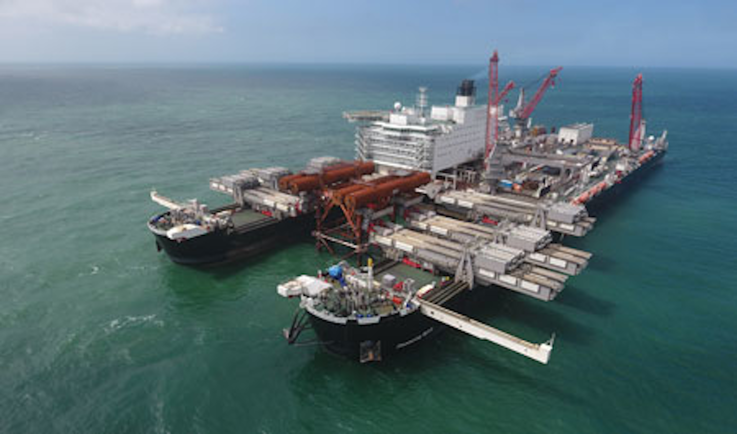 Pioneering Spirit proves strength, stability with record topsides lift ...