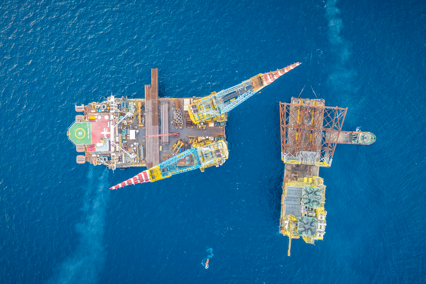 Saipem 7000 performs record platform lift at KMZ complex offshore ...
