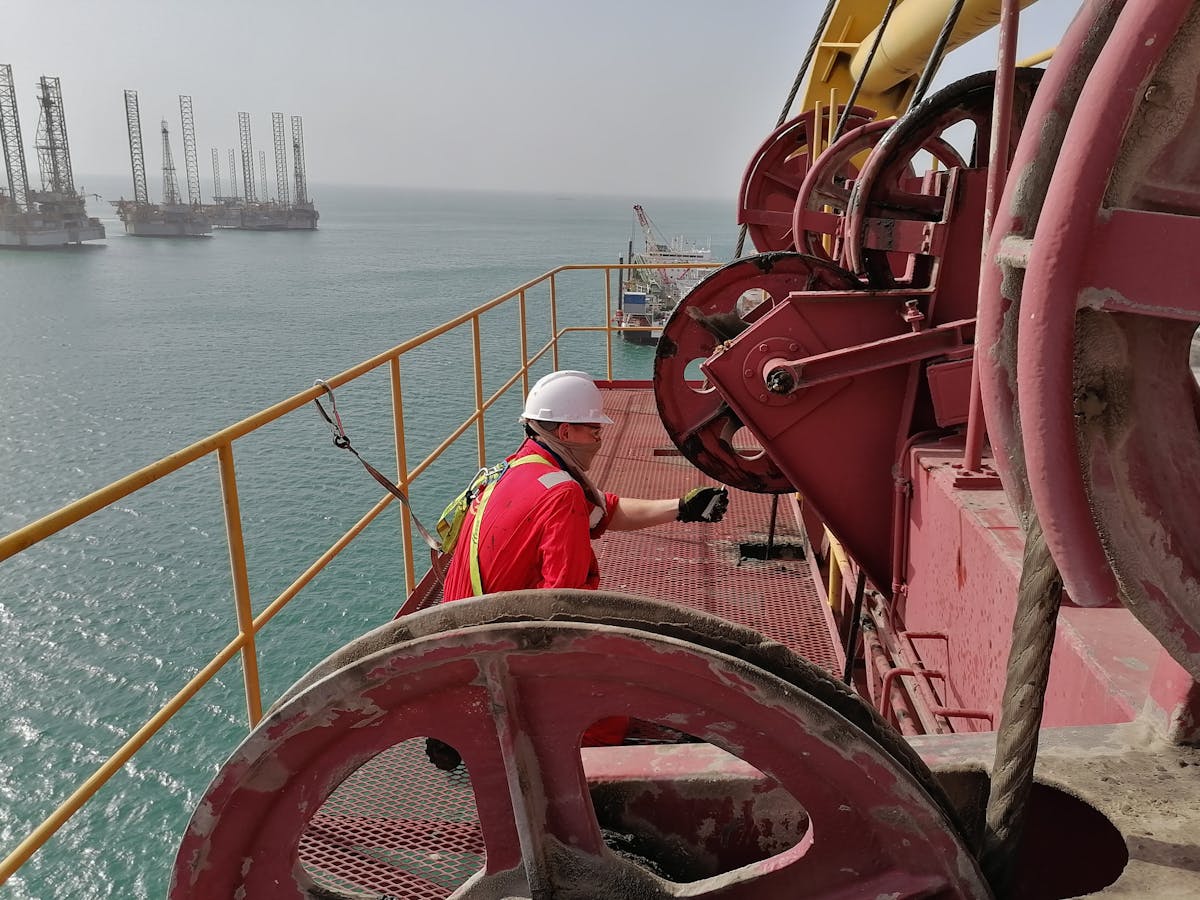 Sparrows inspects Bahrain repair yard cranes | Offshore