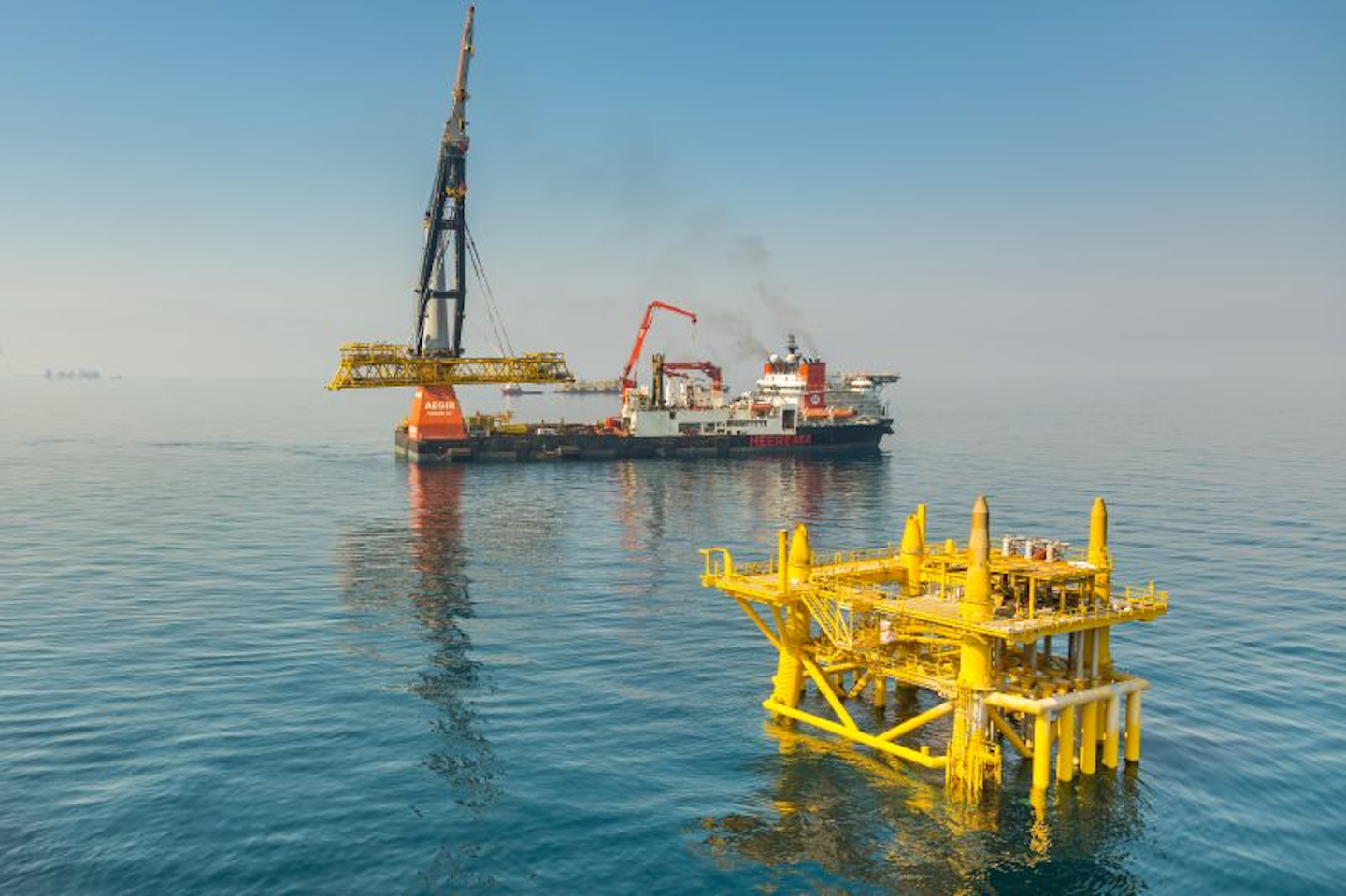 Al-Shaheen Gallaf 1 topsides, bridges installed offshore Qatar | Offshore