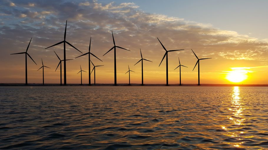 Report urges upgrades to Britain’s ports to service floating offshore ...