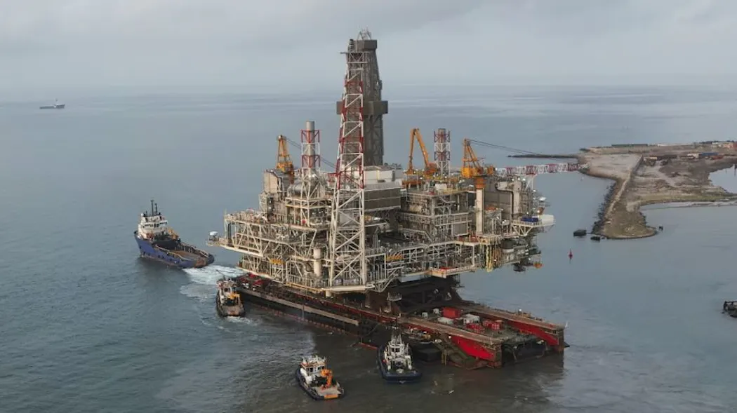 Giant ACE topsides sailing to Caspian Sea installation site | Offshore